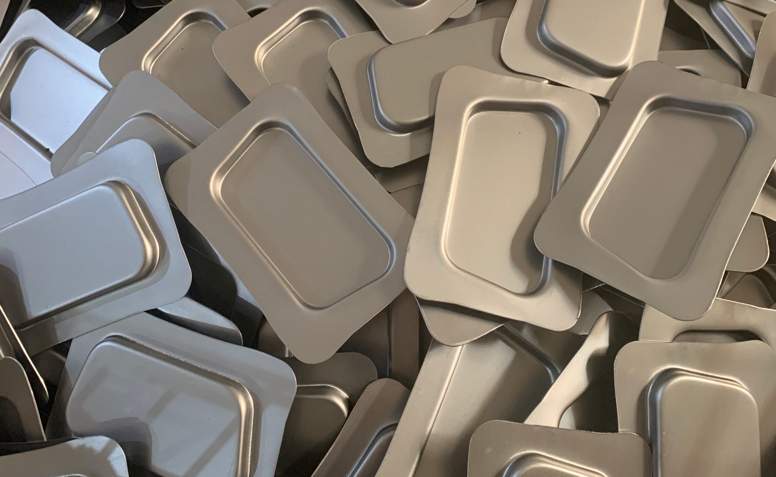 Necessary hardware for flight case manufacturing (2024)